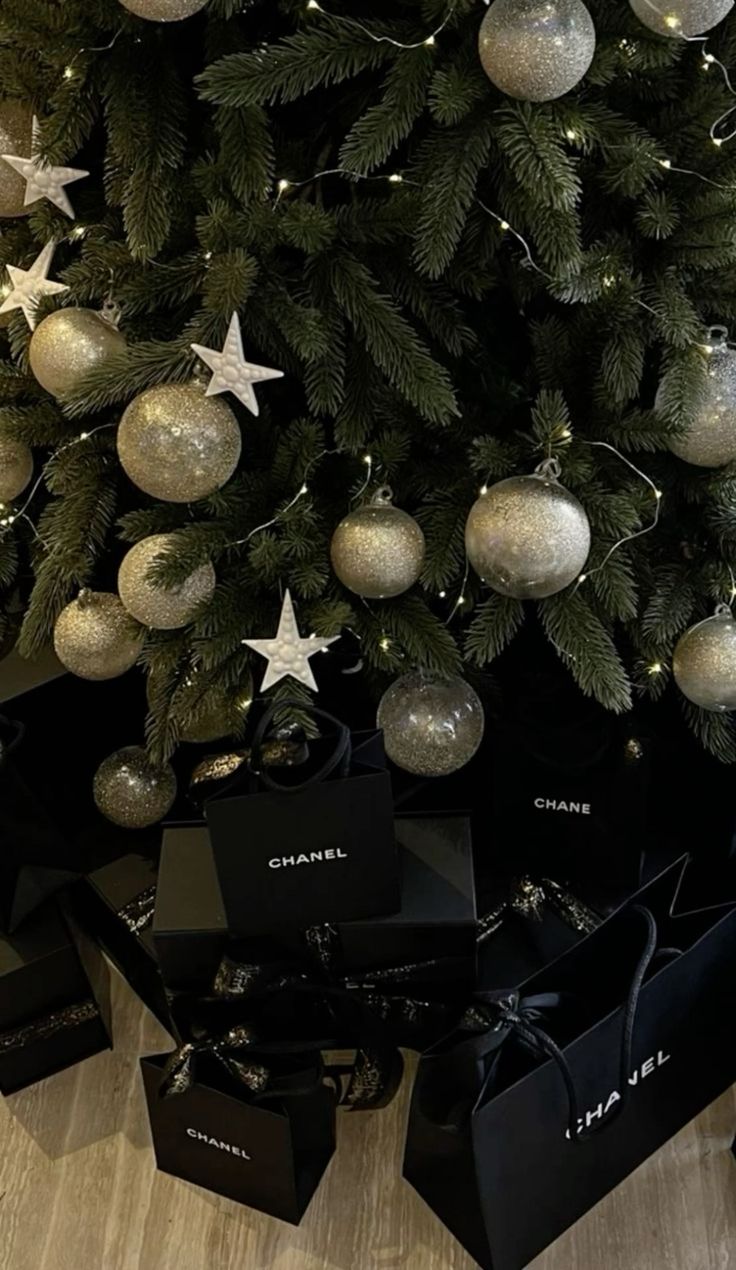 The Art of Luxury Gifting: Why Pre-Loved Designer Pieces Make Perfect ...